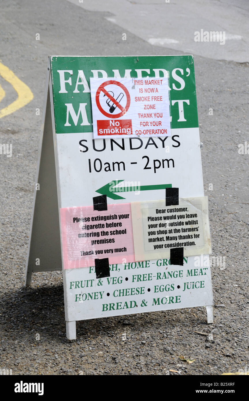 No smoking board hi-res stock photography and images - Alamy