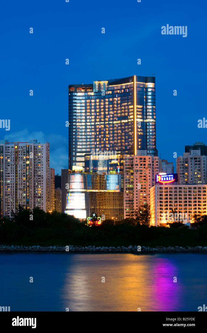 Crown star in center hi-res stock photography and images - Alamy