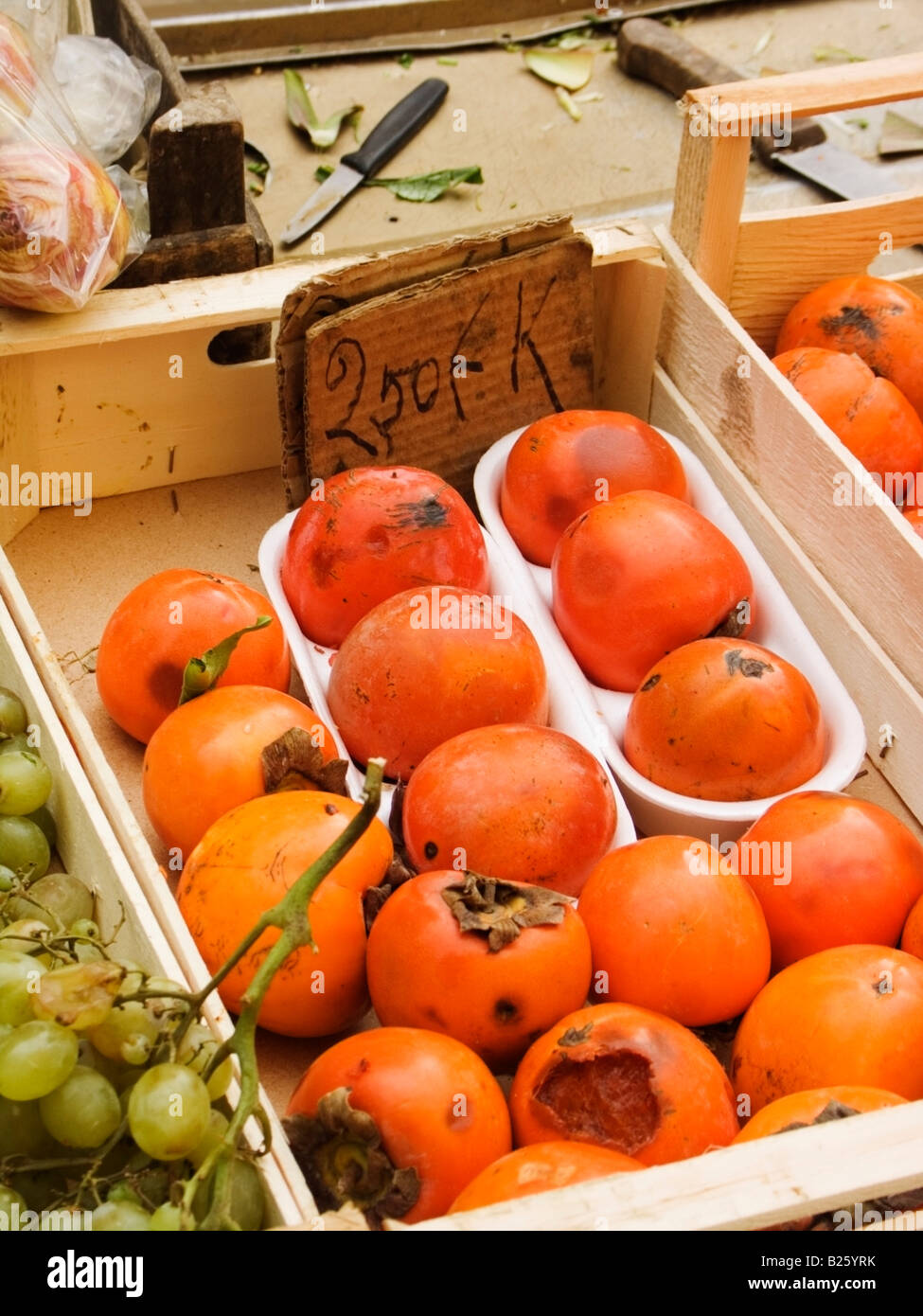 Cachi fruit hi-res stock photography and images - Alamy