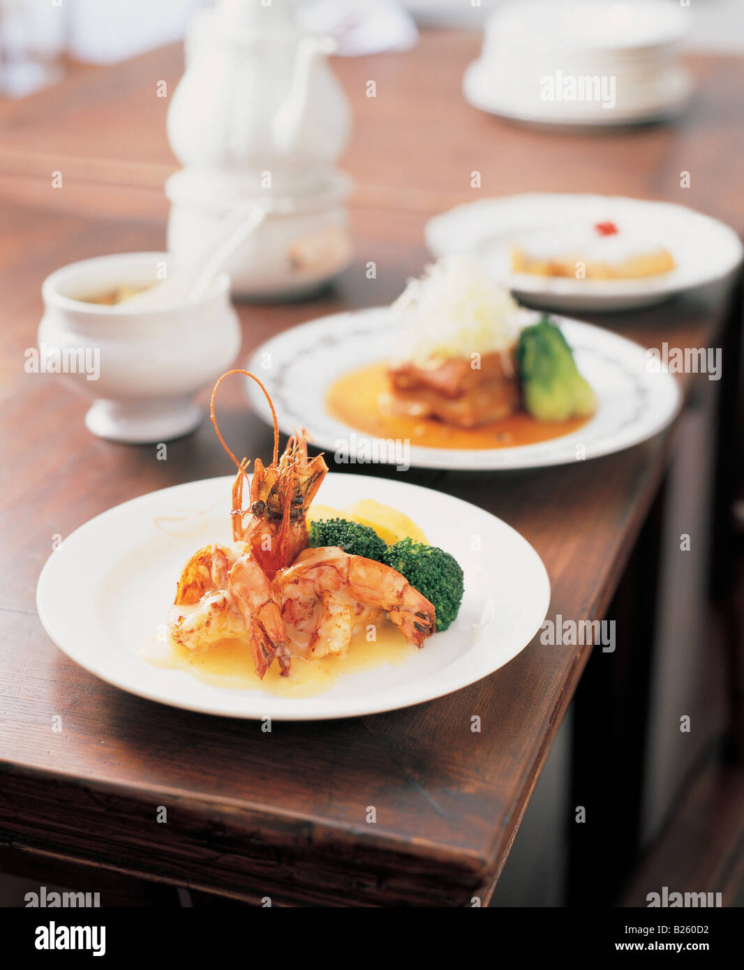 Prawns with vegetables Stock Photo - Alamy