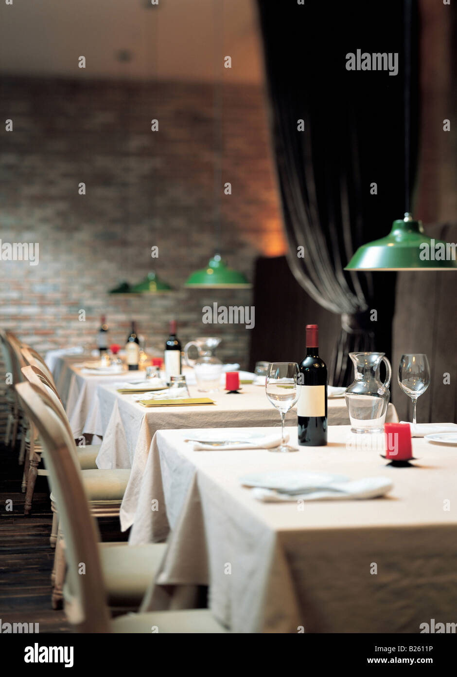 Dining table setting in restaurant Stock Photo - Alamy