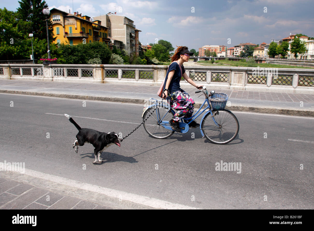 Simple two speed bicycle hi-res stock photography and images - Alamy