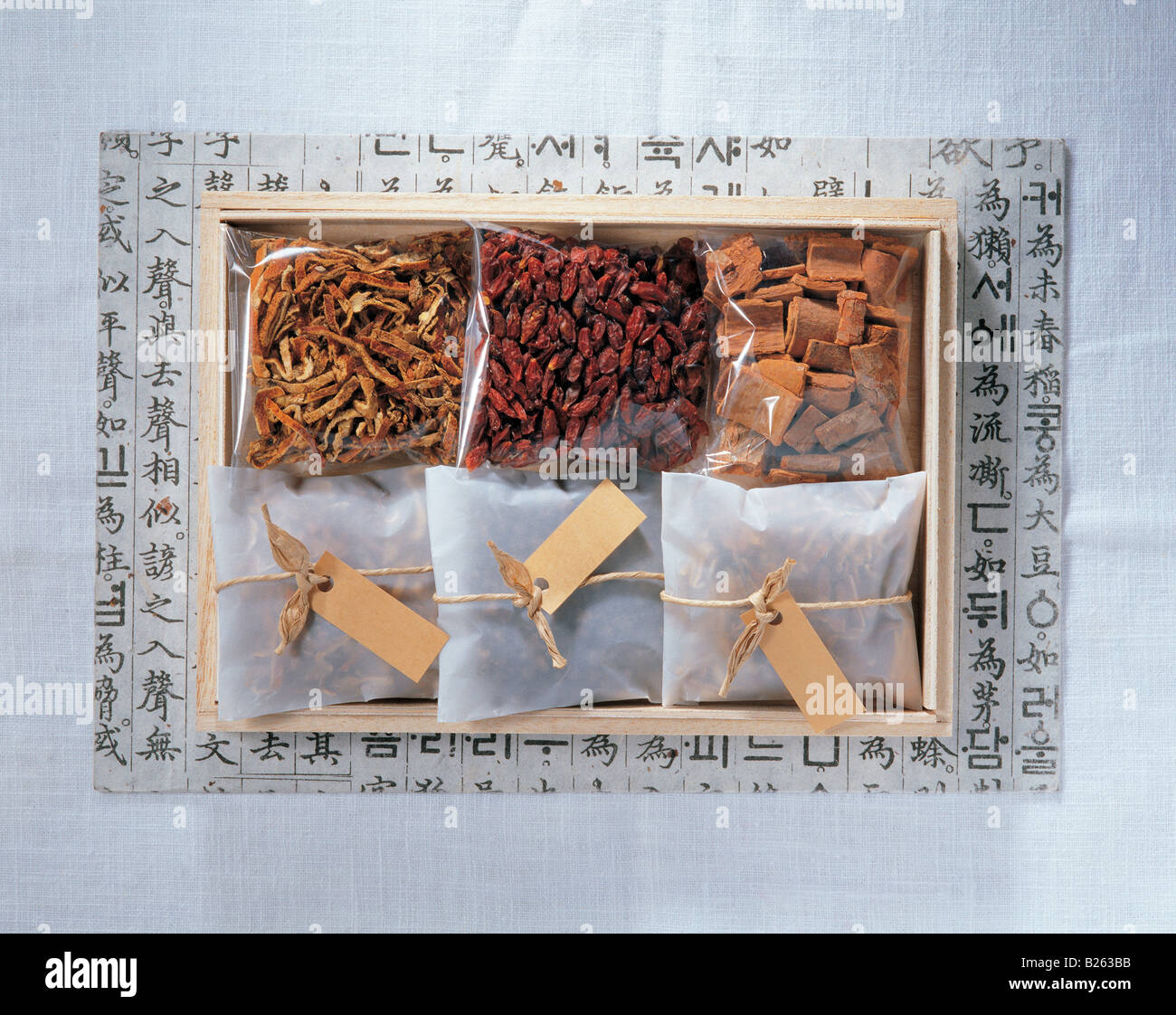 Chinese traditional medicines Stock Photo - Alamy