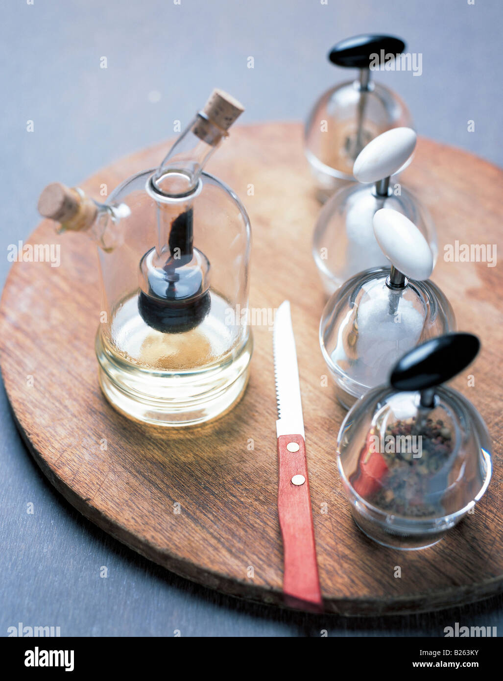 Seasoning on chopping block Stock Photo - Alamy