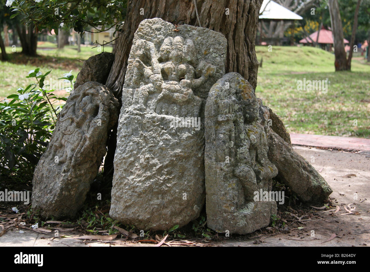 Hero stone india carving hi-res stock photography and images - Alamy