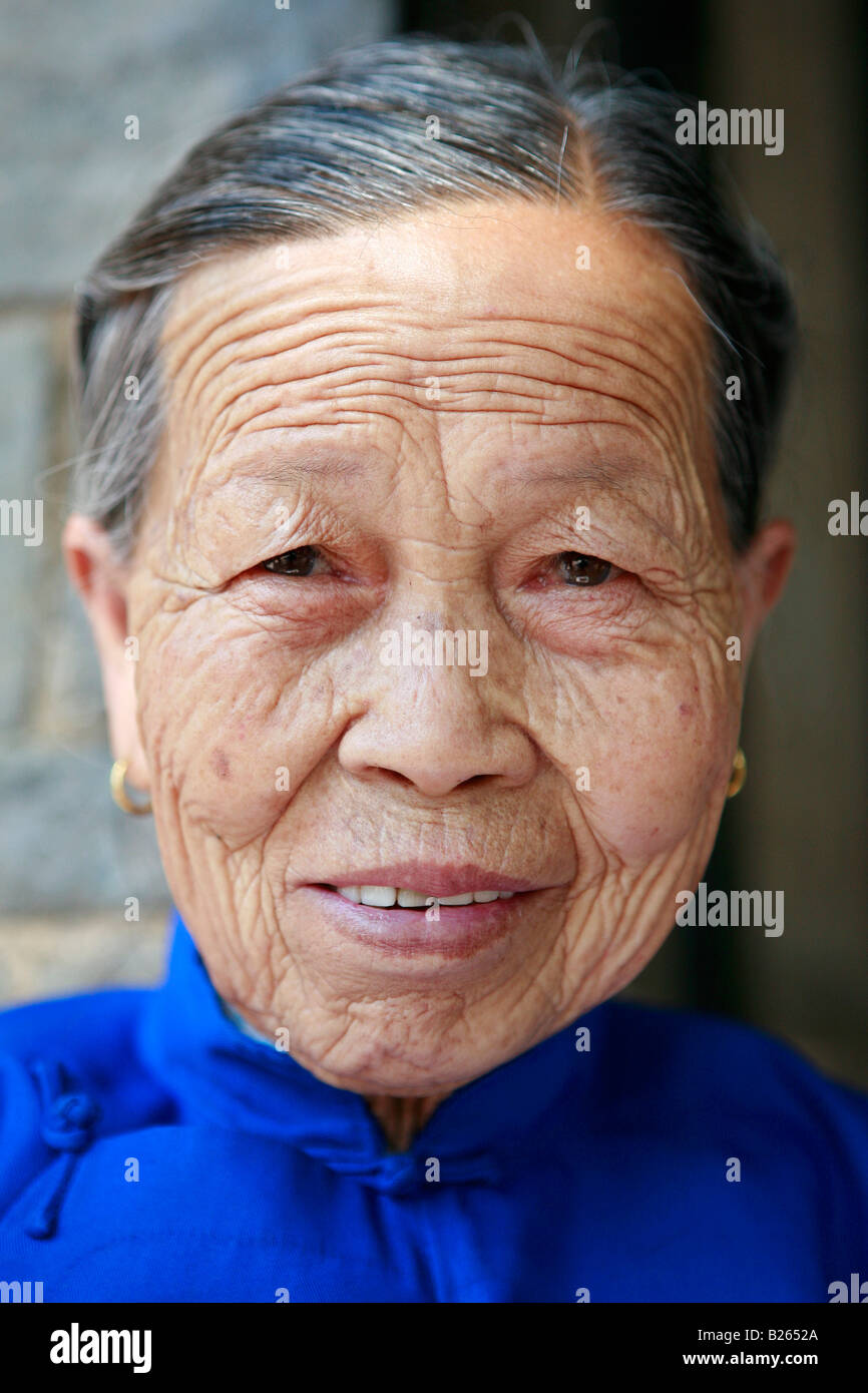Chinese woman at the village of Tuanshan, Yunnan, China Stock Photo - Alamy