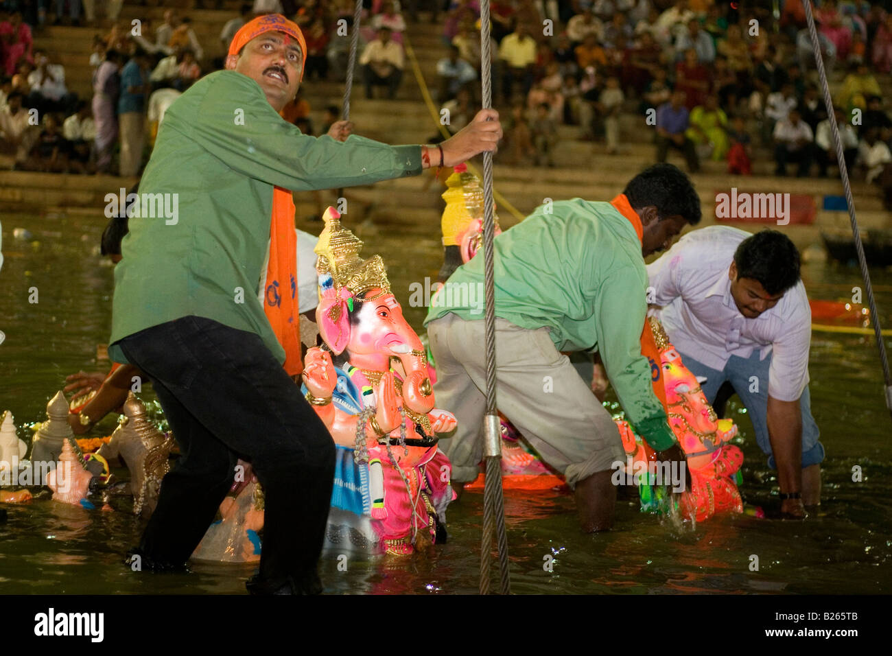 Ganesh chaturthi celebrations hi-res stock photography and images - Alamy