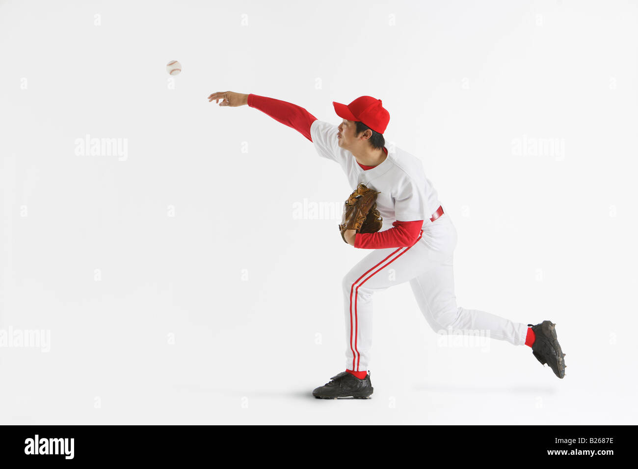 Throwing baseball hi-res stock photography and images - Alamy