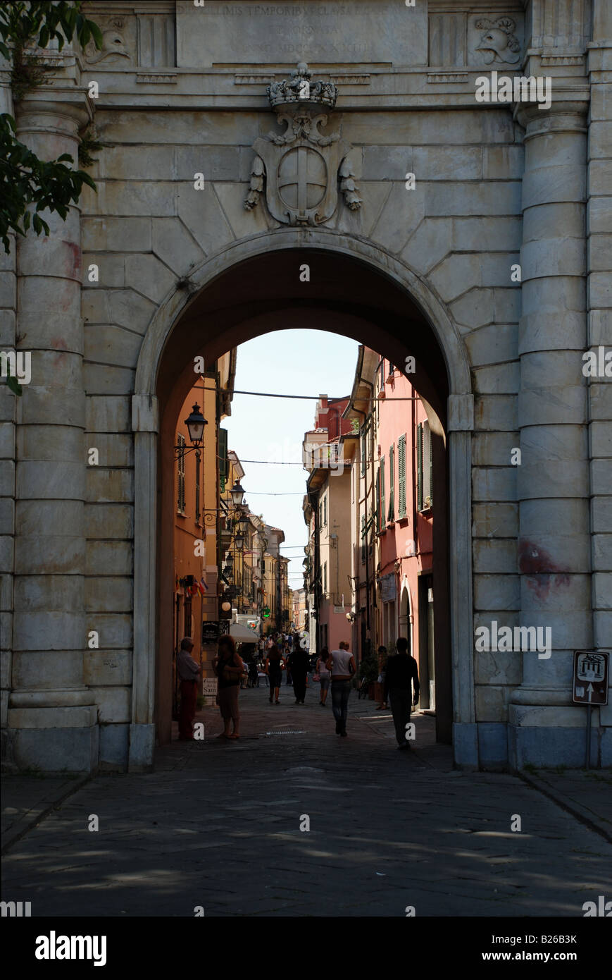 Street arch hi-res stock photography and images - Alamy