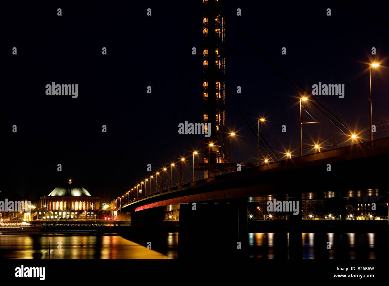 Oberkassel bridge and concert hall Tonhalle at night, Duesseldorf ...