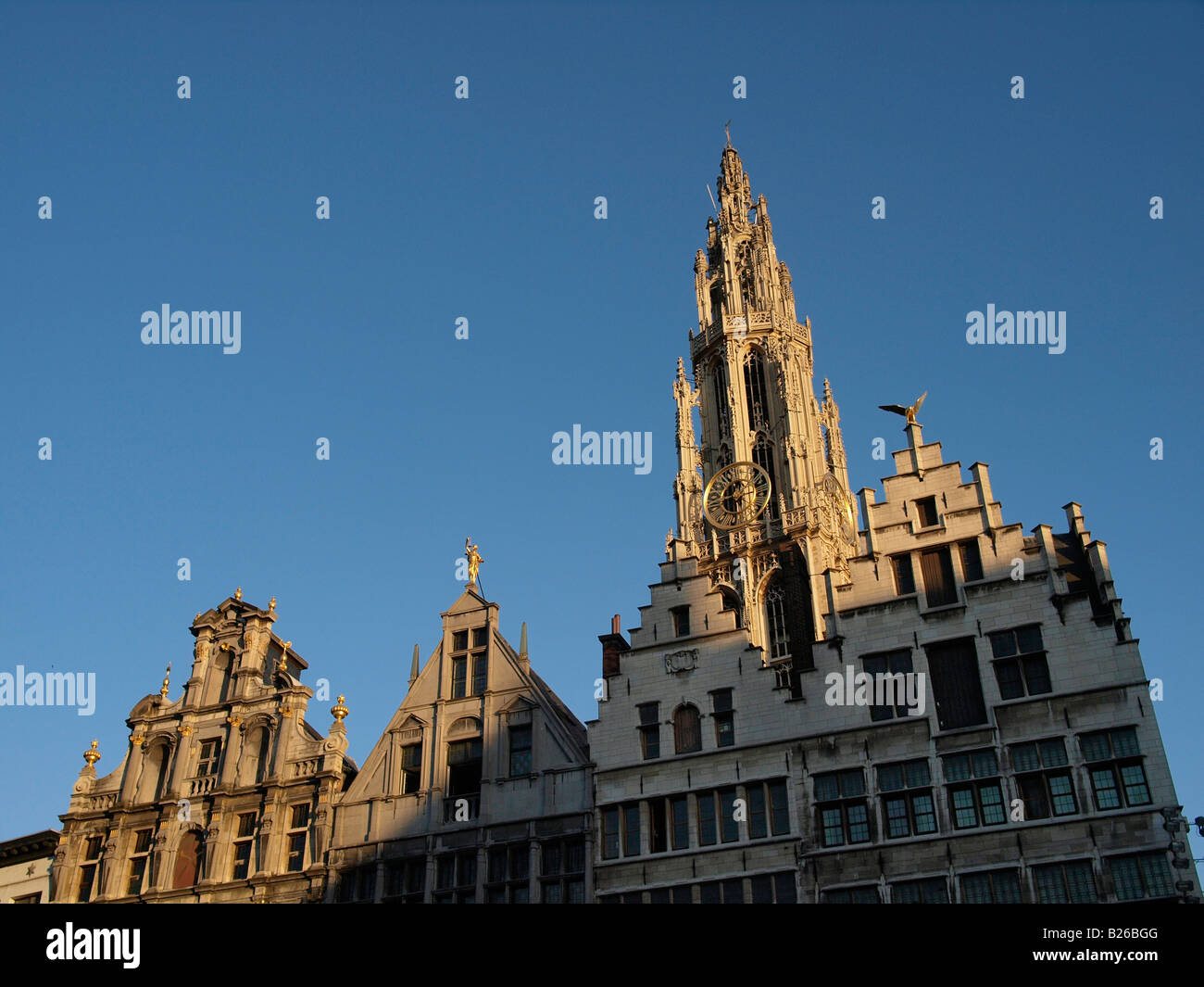 Monumental facades hi-res stock photography and images - Alamy