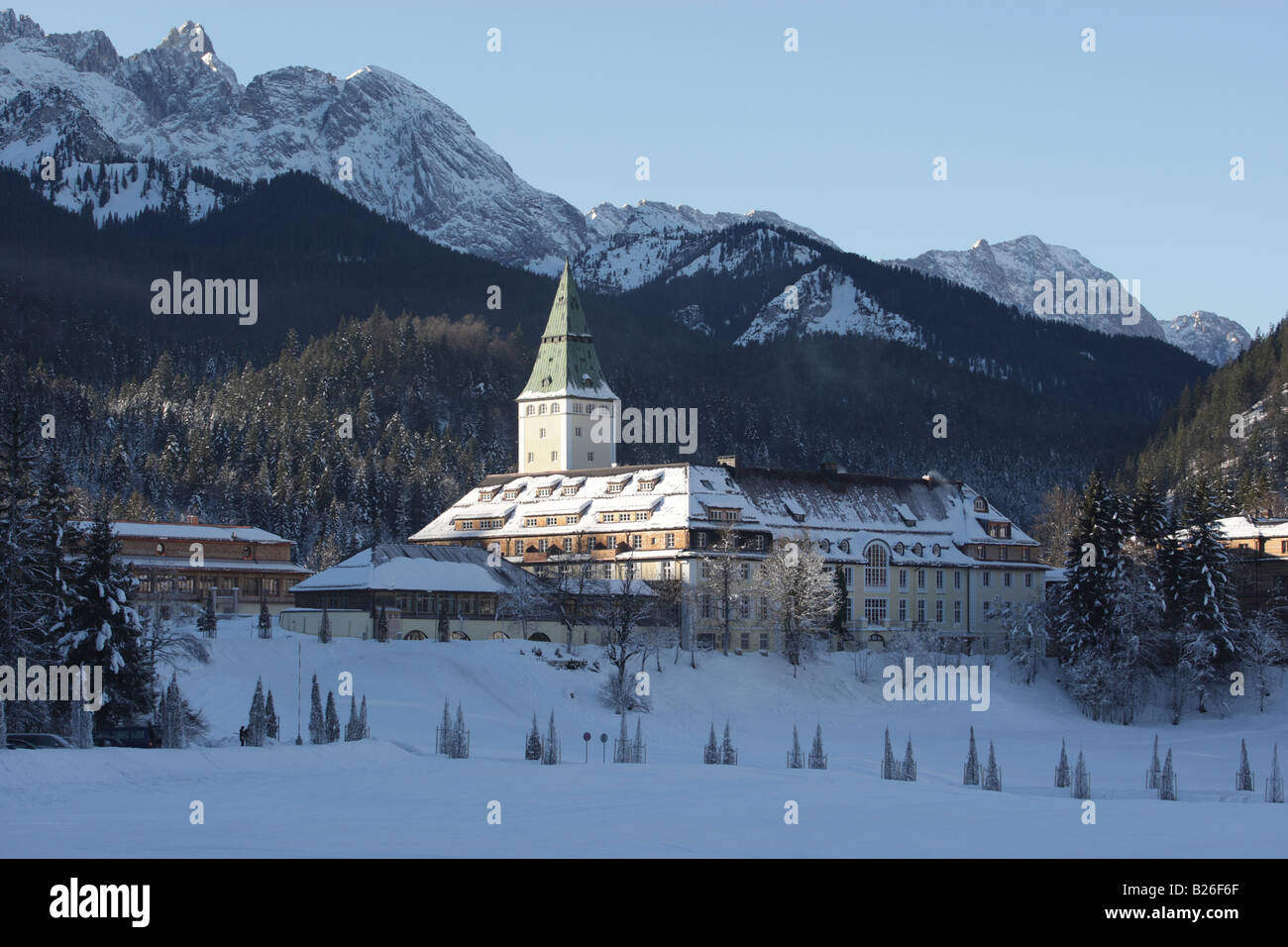 Schloss elmau winter hi-res stock photography and images - Alamy