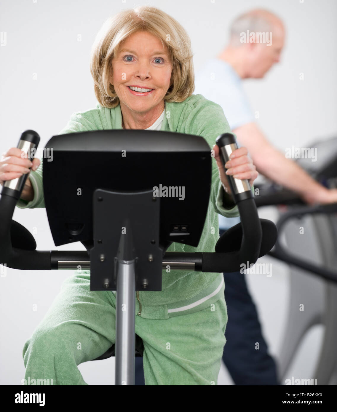 Senior seated exercise hi-res stock photography and images - Alamy