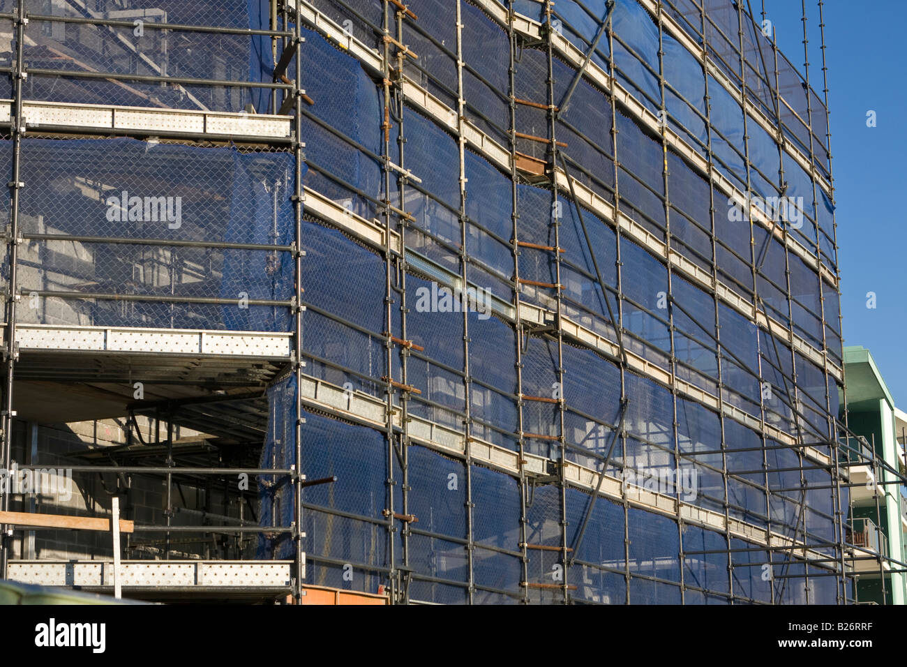 Scaffolding scaffold construction hi-res stock photography and images ...