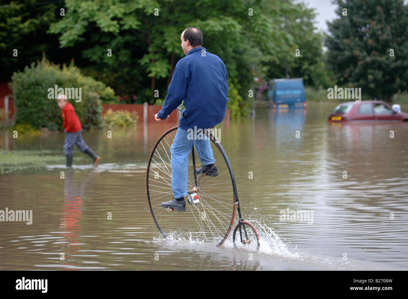 TEWKESBURY RESIDENT GRAHAM WEATHERLY RIDES HIS PENNY FARTHING THROUGH ...