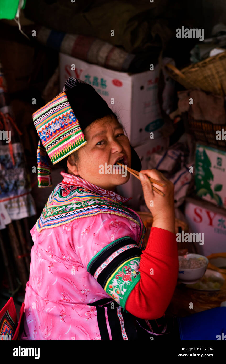 Asia china south east smile woman color hi-res stock photography and ...