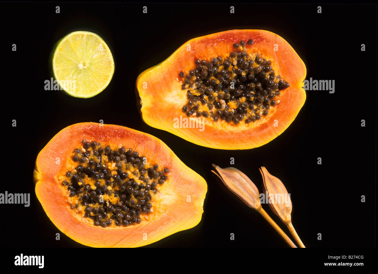 CLOSE UP CUT OPEN PAPAYA TROPICAL AMERICAN FRUIT Stock Photo - Alamy