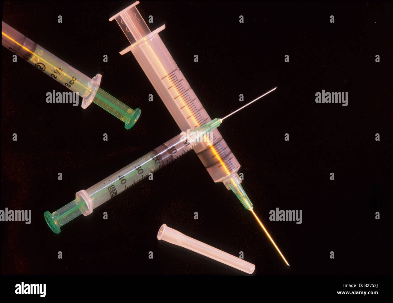 SYRINGES OF VARIED VOLUMES WITH NEEDLES Stock Photo - Alamy