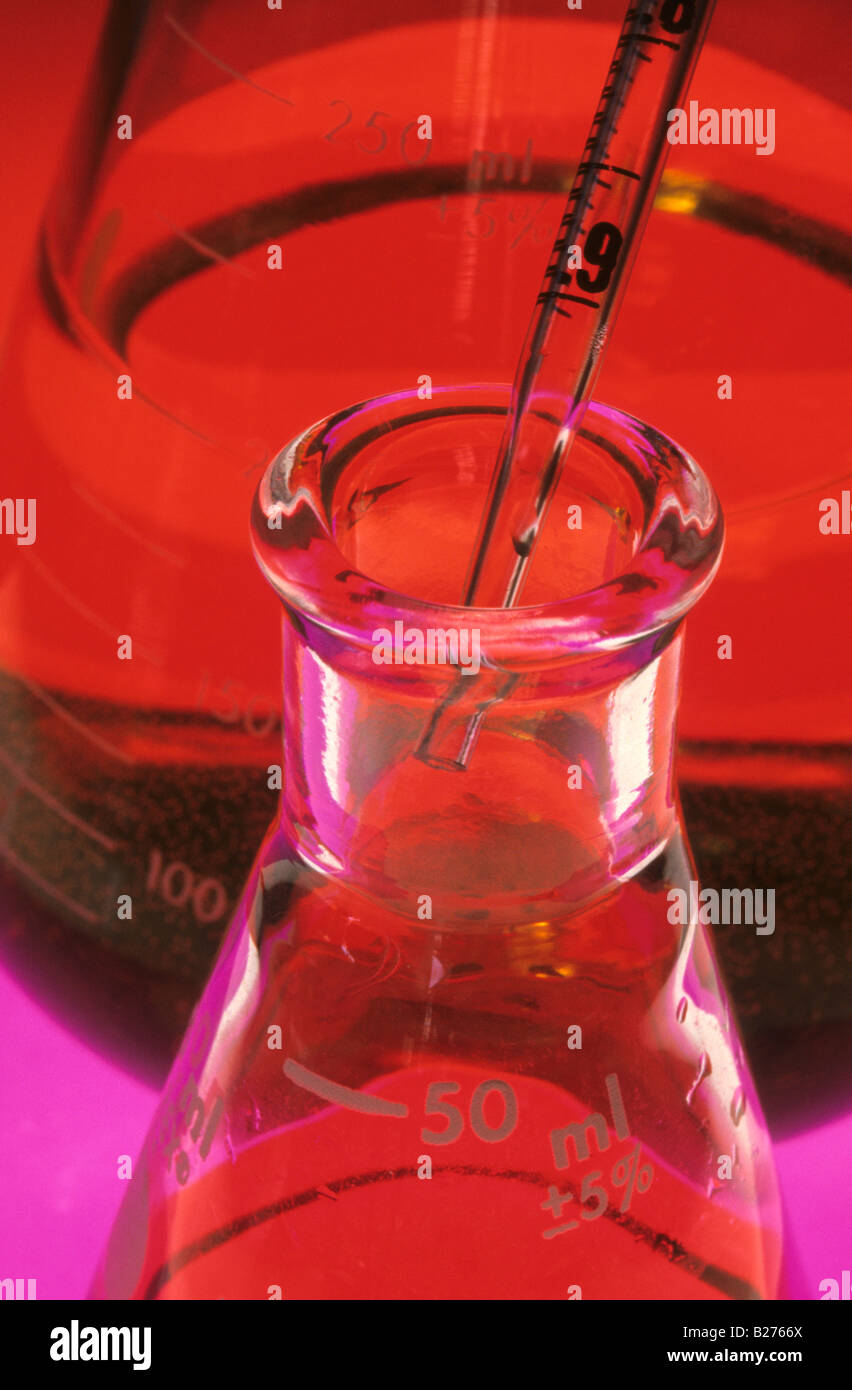 FLASK AND PIPETTE LAB GLASSWARE Stock Photo - Alamy