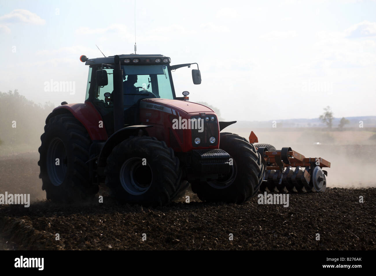 John deere ploughing uk hi-res stock photography and images - Alamy