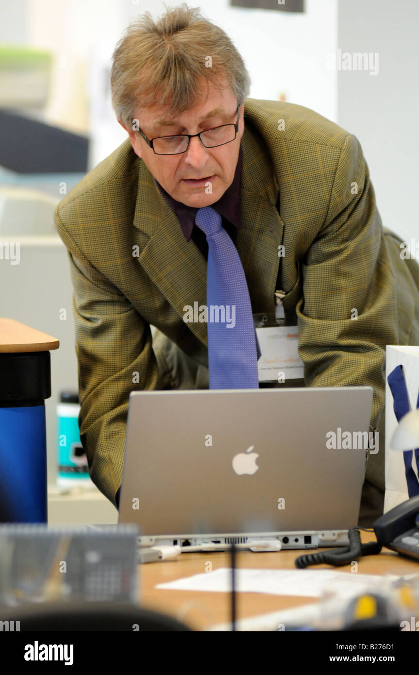 Laptop powerpoint hi-res stock photography and images - Alamy