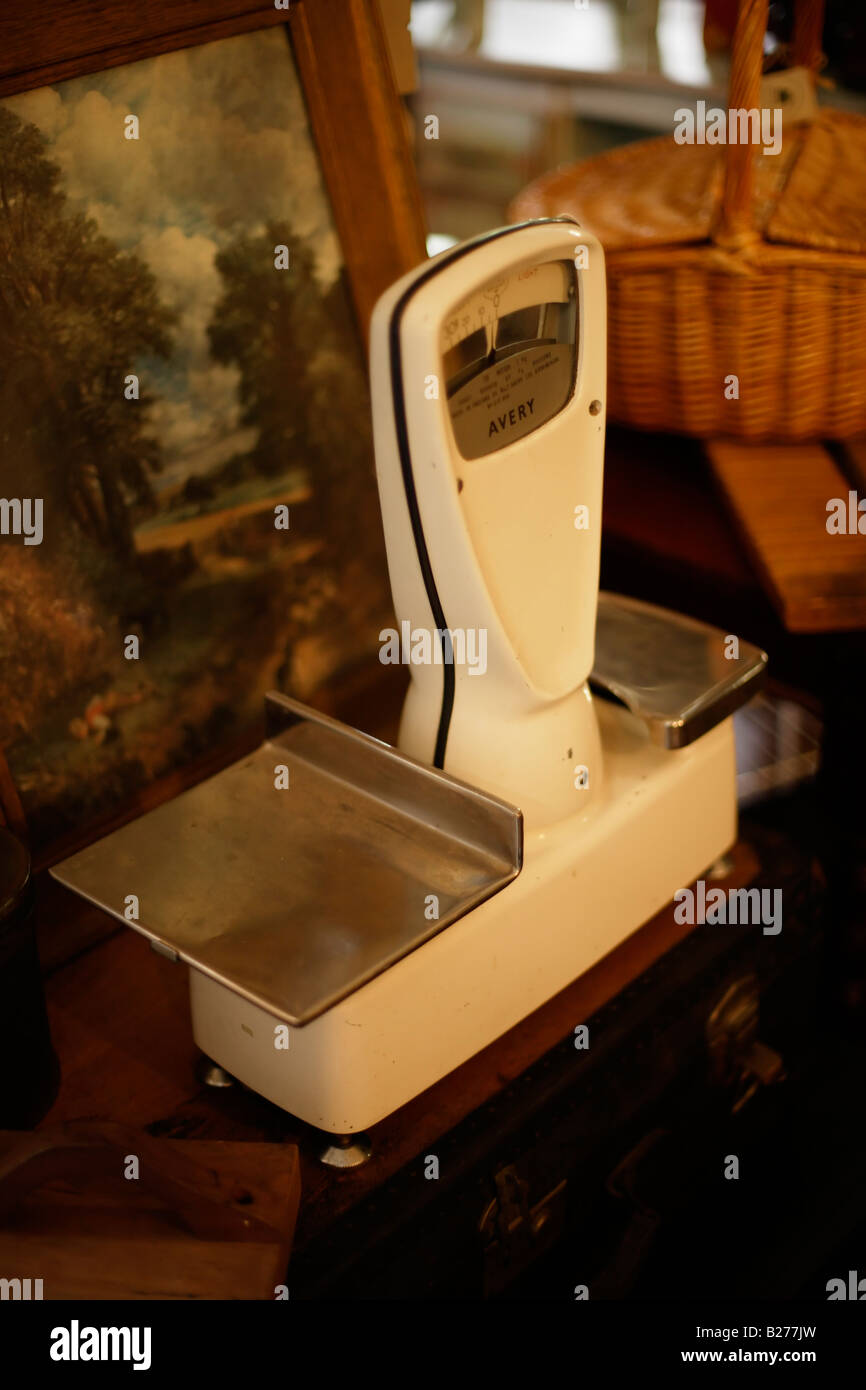 Old fashioned scales hi-res stock photography and images - Alamy