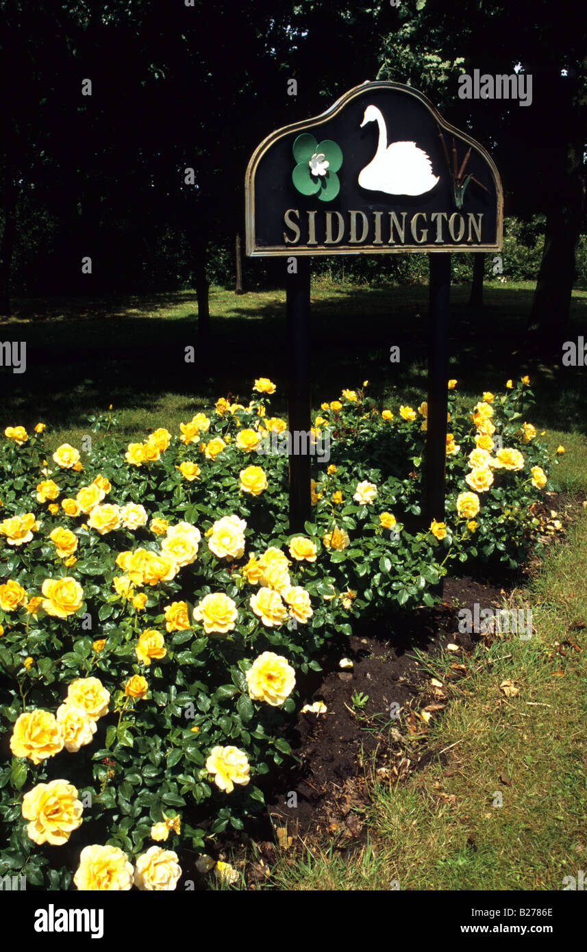 The Cheshire Village Of Siddington Stock Photo - Alamy