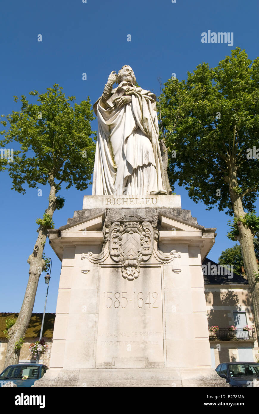 Statue of the richelieu hi-res stock photography and images - Alamy