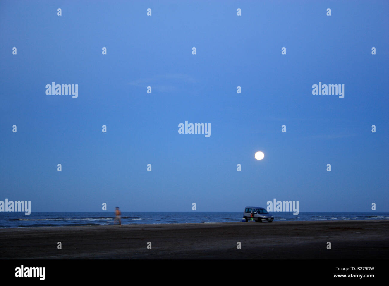 Turists cars hi-res stock photography and images - Alamy