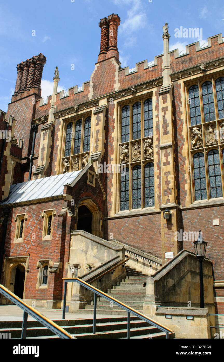 Medieval london inn hi-res stock photography and images - Alamy