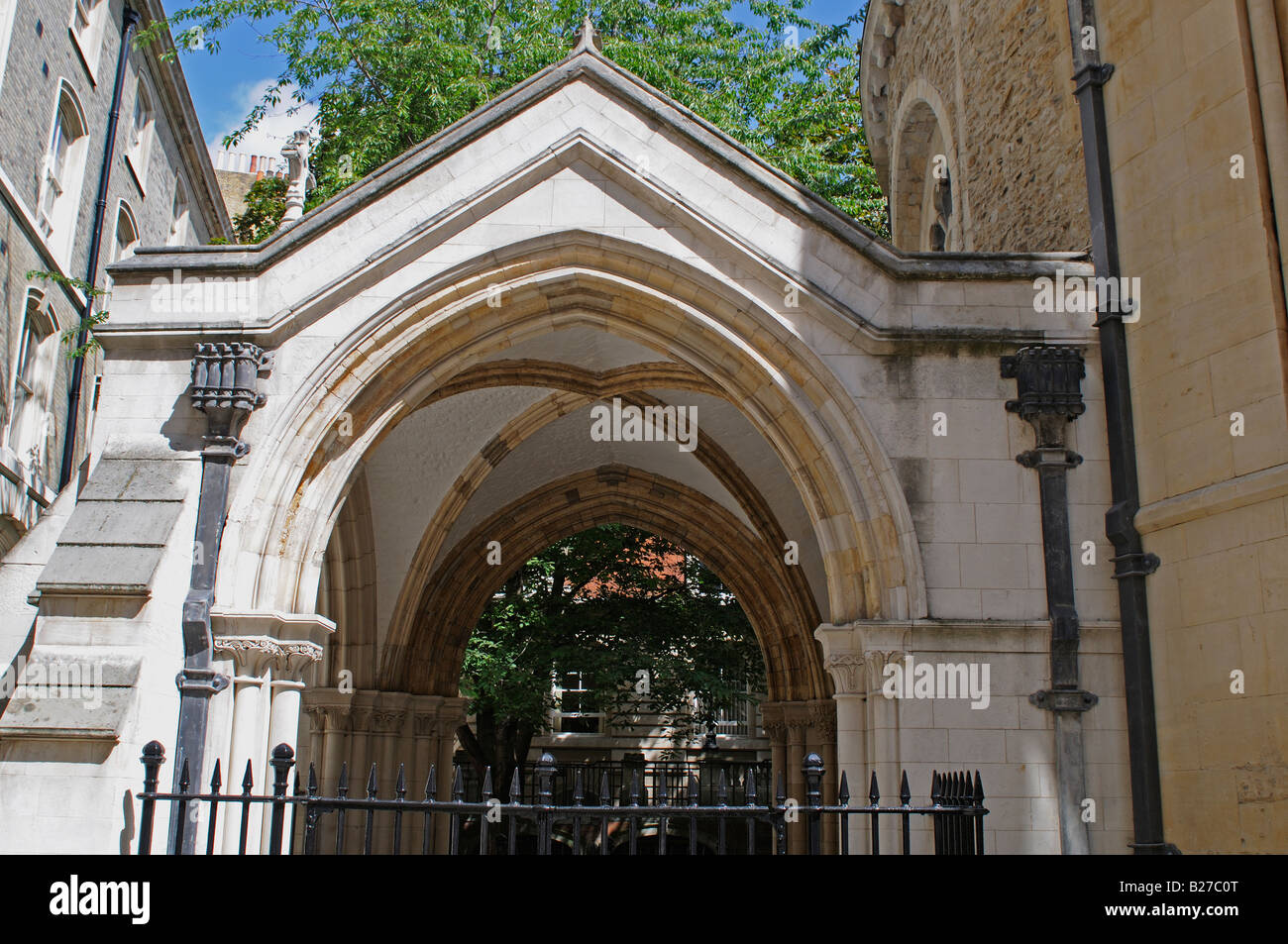 Entrance to Temple Church Temple London Stock Photo - Alamy