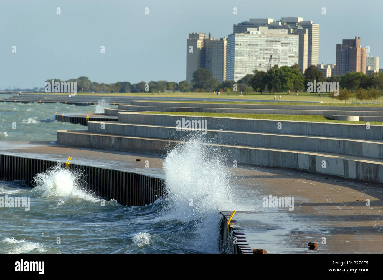 The Lake Michigan shore line at the City of Chicago Stock Photo - Alamy