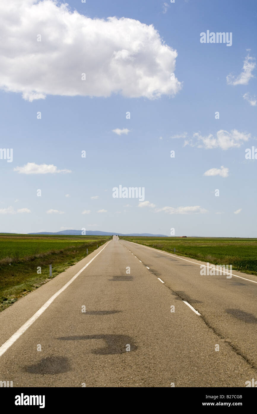 Endless highway hi-res stock photography and images - Alamy