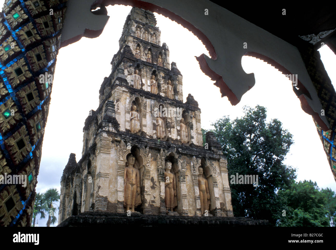 lamphun wat ku kut mahapol chedi detail thailand Stock Photo - Alamy
