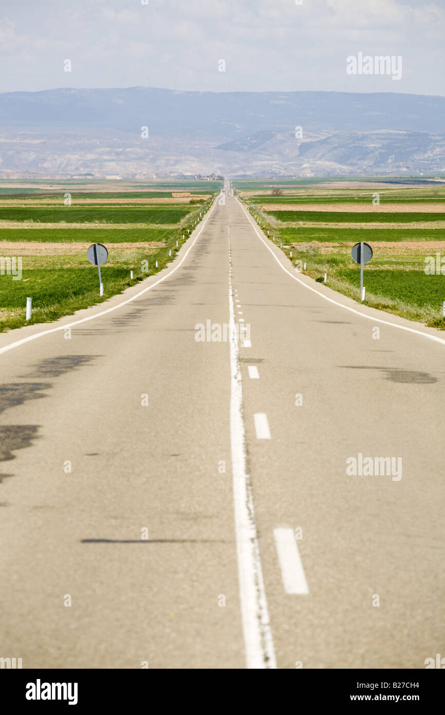 Endless highway hi-res stock photography and images - Alamy