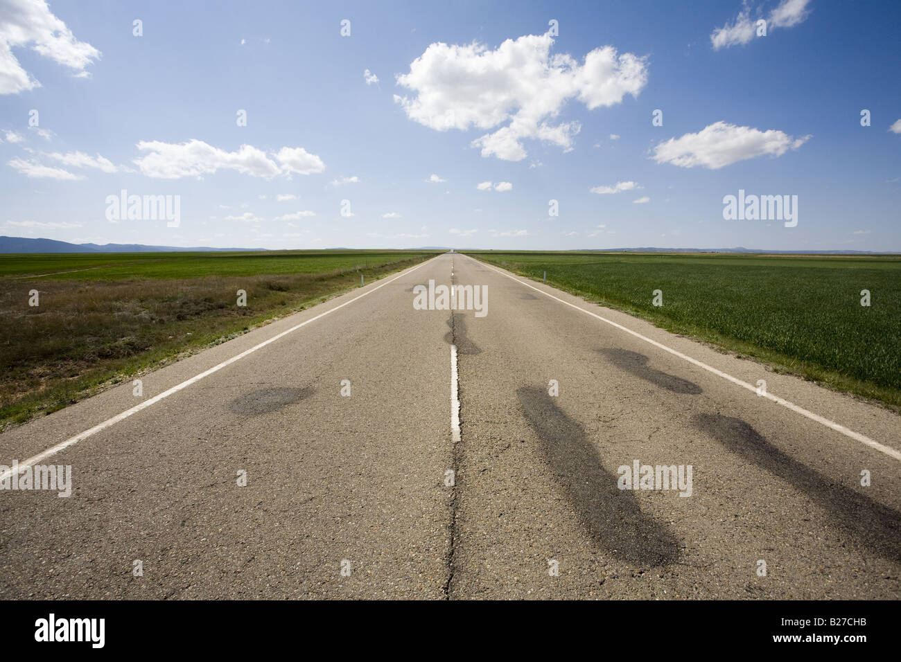 Endless roads hi-res stock photography and images - Alamy