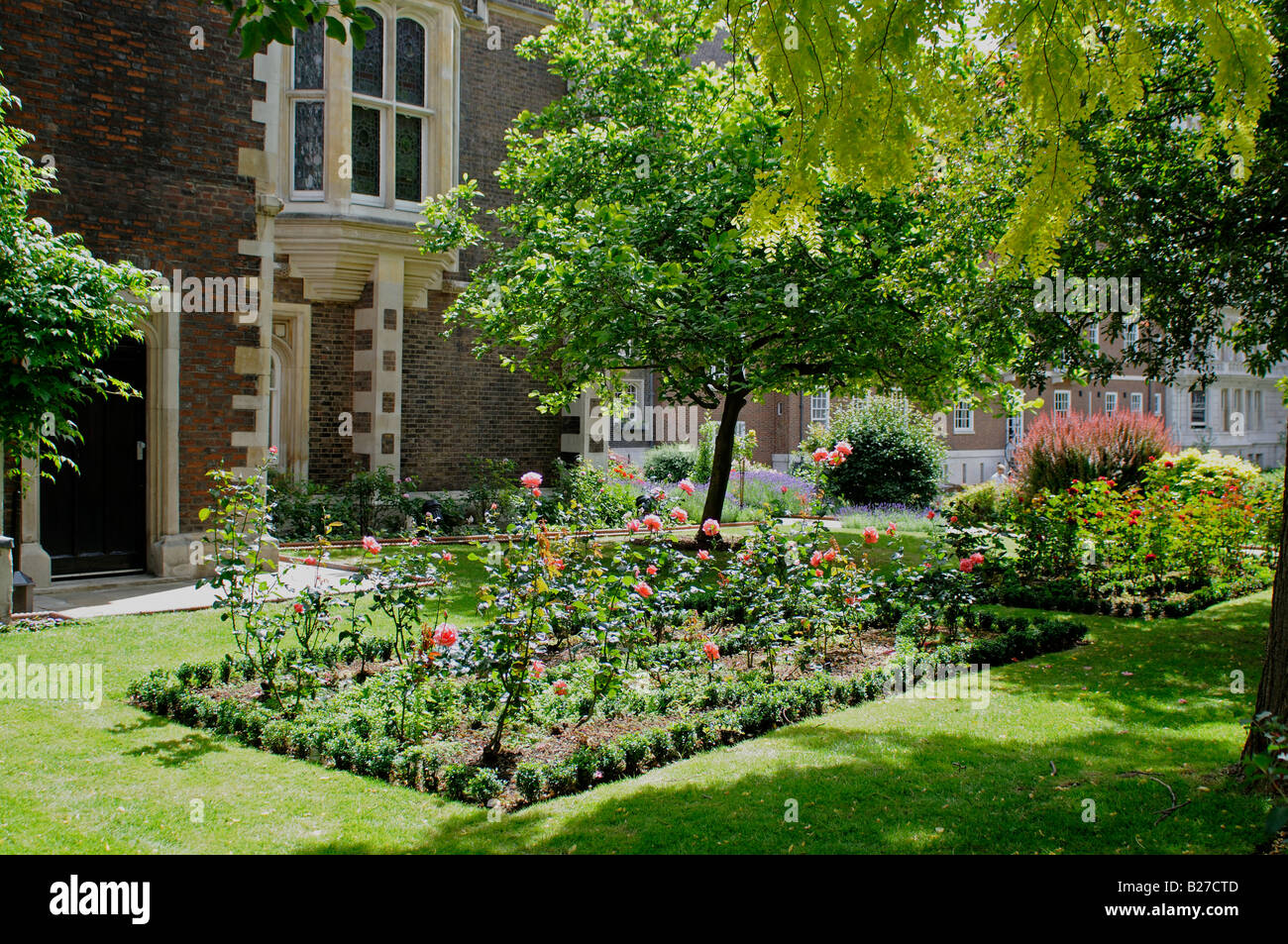 Middle temple garden london hi-res stock photography and images - Alamy
