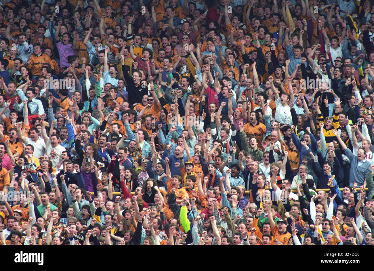 Cambridge united supporters hi-res stock photography and images - Alamy