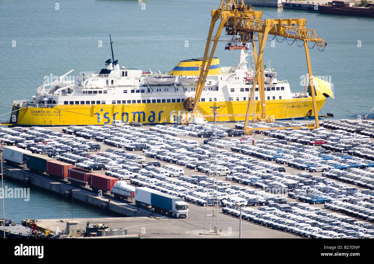 barcelona harbor. Ship waiting to carry cars Stock Photo - Alamy
