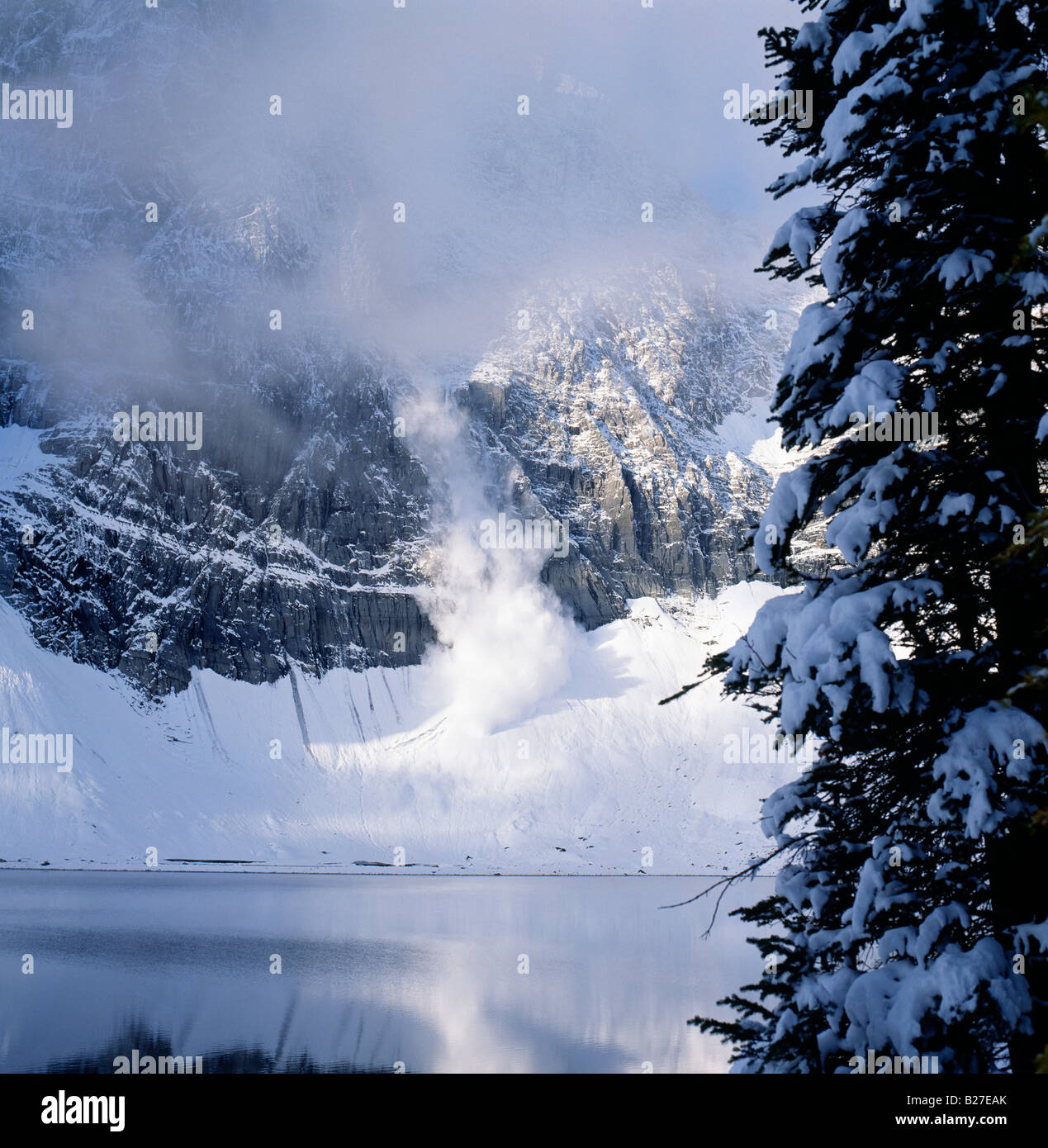 NATURAL SNOW AVALANCHE, FLOE LAKE (CONTINENTAL DIVIDE), KOOTENAY ...