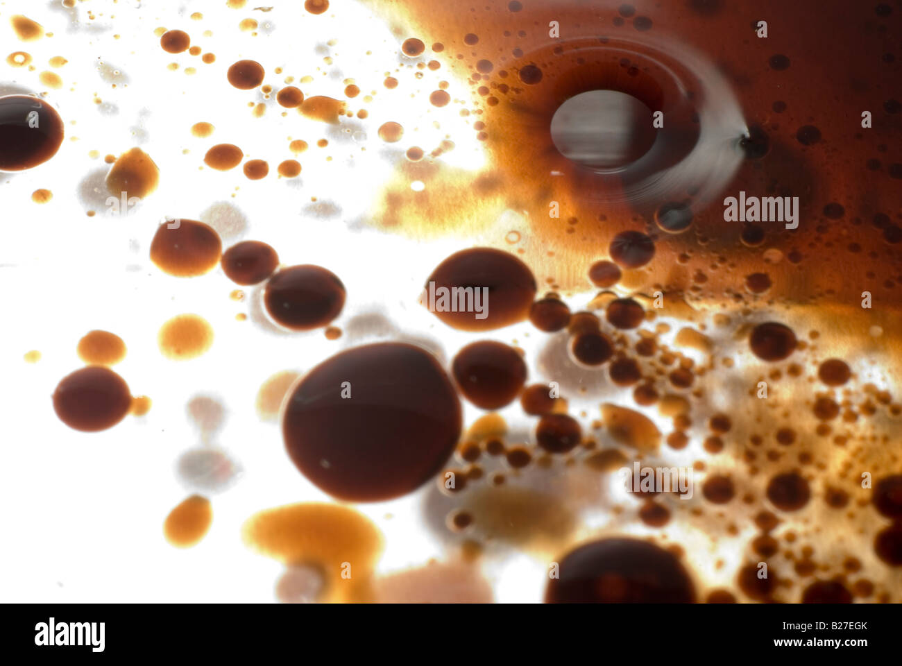 oil droplets in water Stock Photo - Alamy