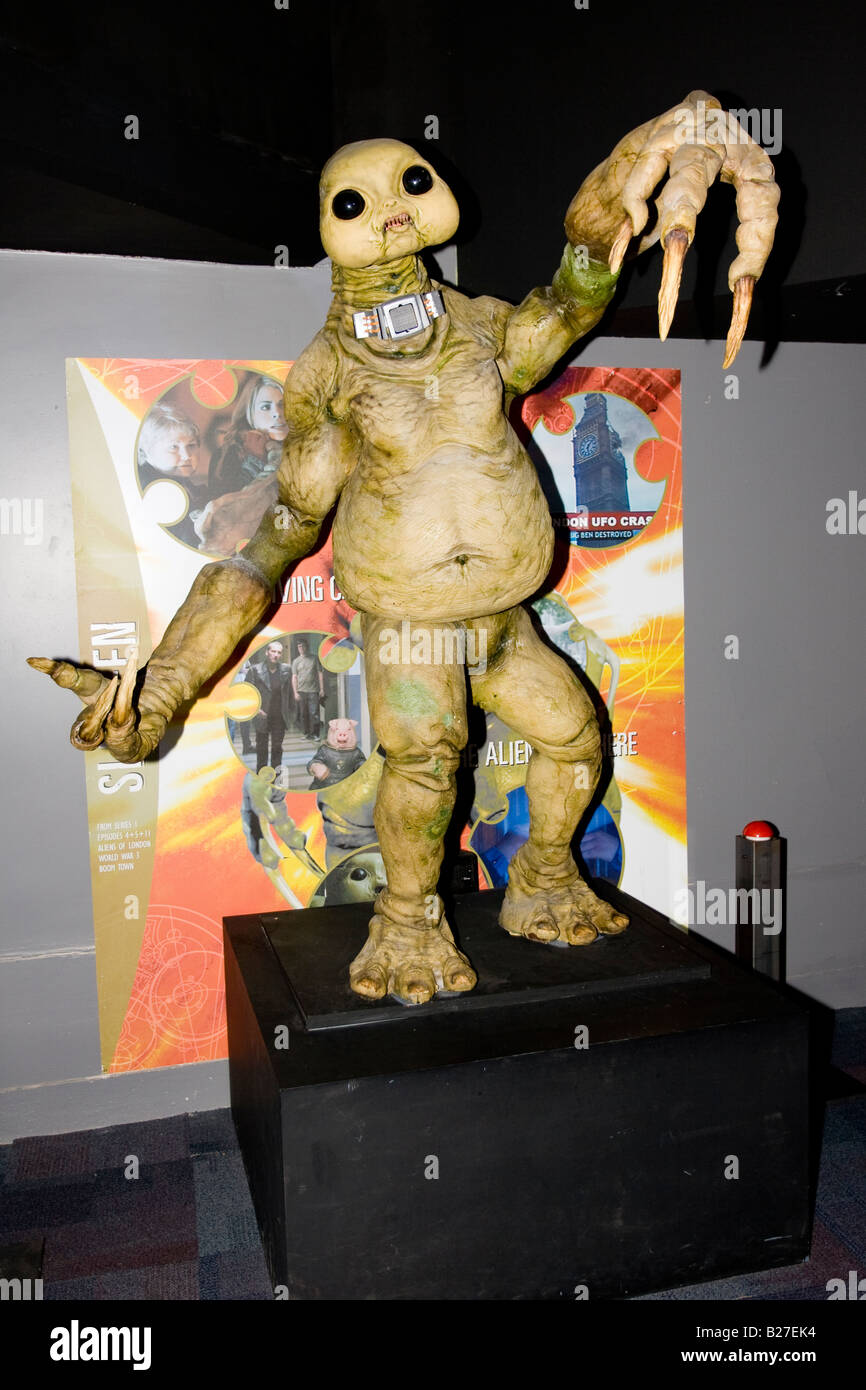 Bbc time 2 hi-res stock photography and images - Alamy