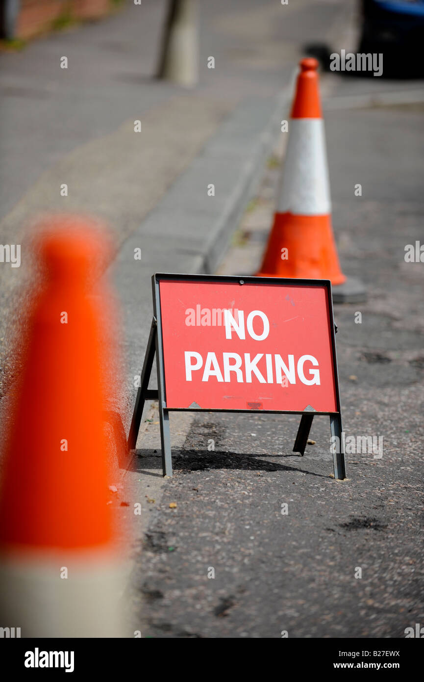 No parking sign temporary hi-res stock photography and images - Alamy