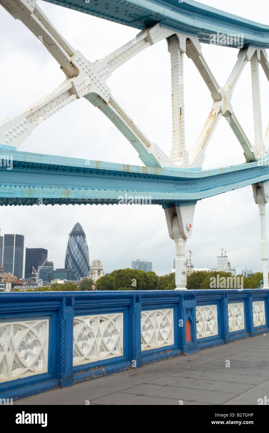 Tower Bridge was painted in Red, White and Blue paint for the Queens ...