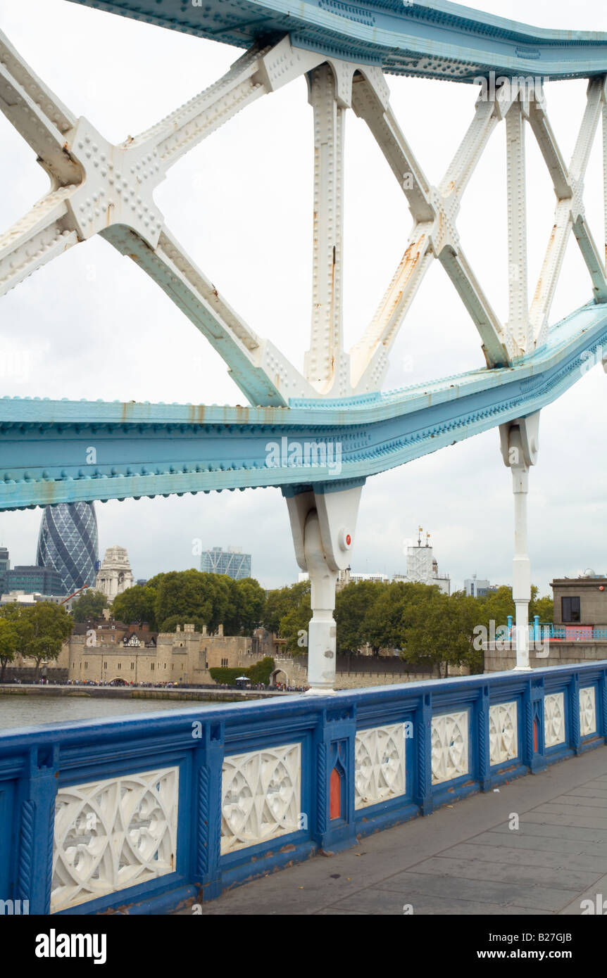 Tower Bridge was painted in Red, White and Blue paint for the Queens ...