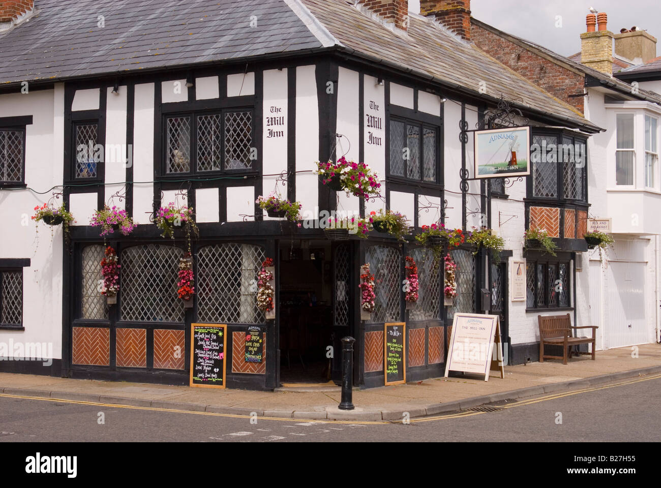 Aldeburgh pubs hi-res stock photography and images - Alamy