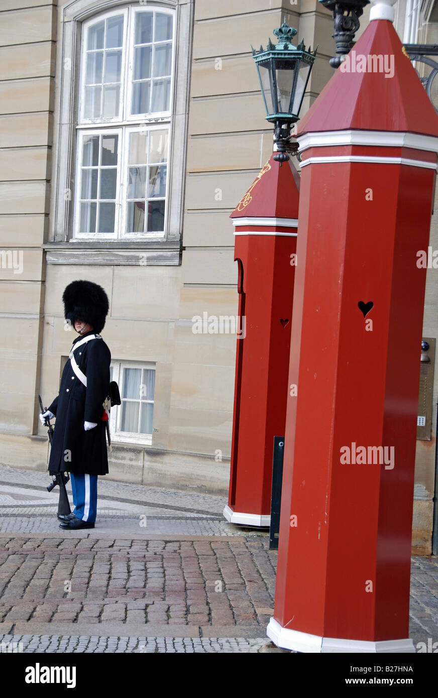 Royal Life Guard at Amalienborg Palace Stock Photo - Alamy
