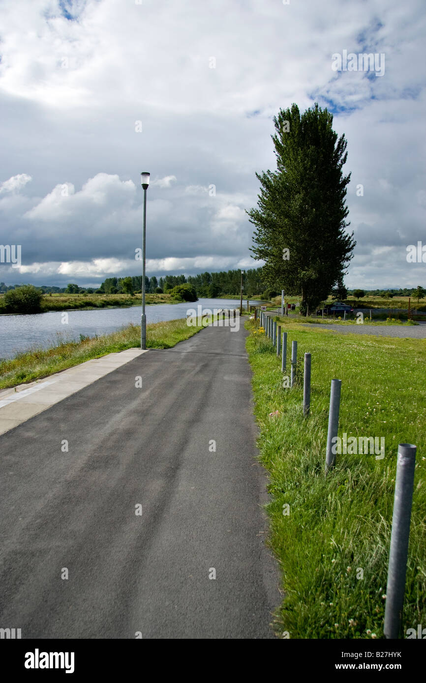 The tow path on the river bann in portadown Stock Photo - Alamy