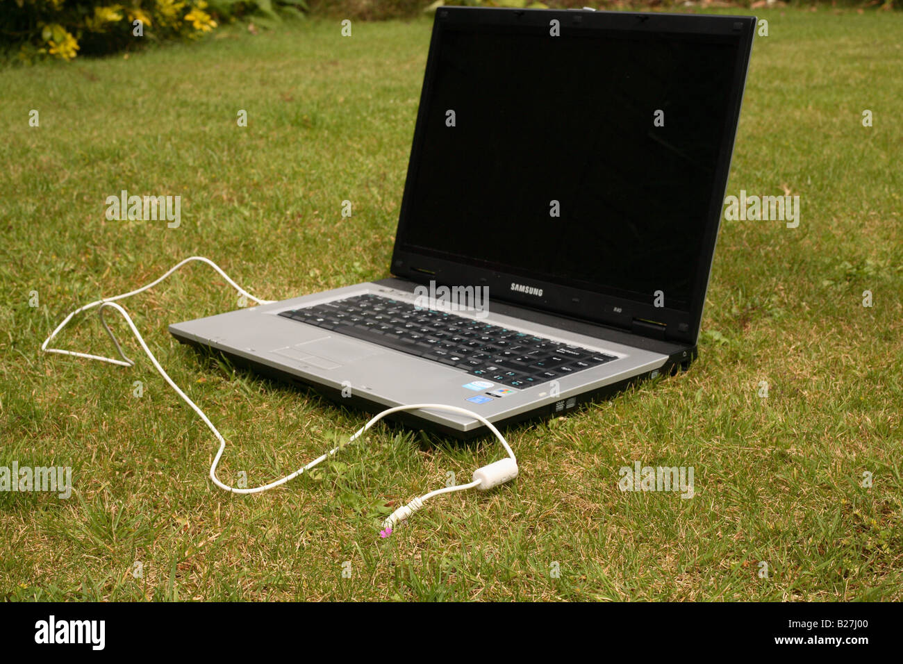 Laptop computing hi-res stock photography and images - Alamy