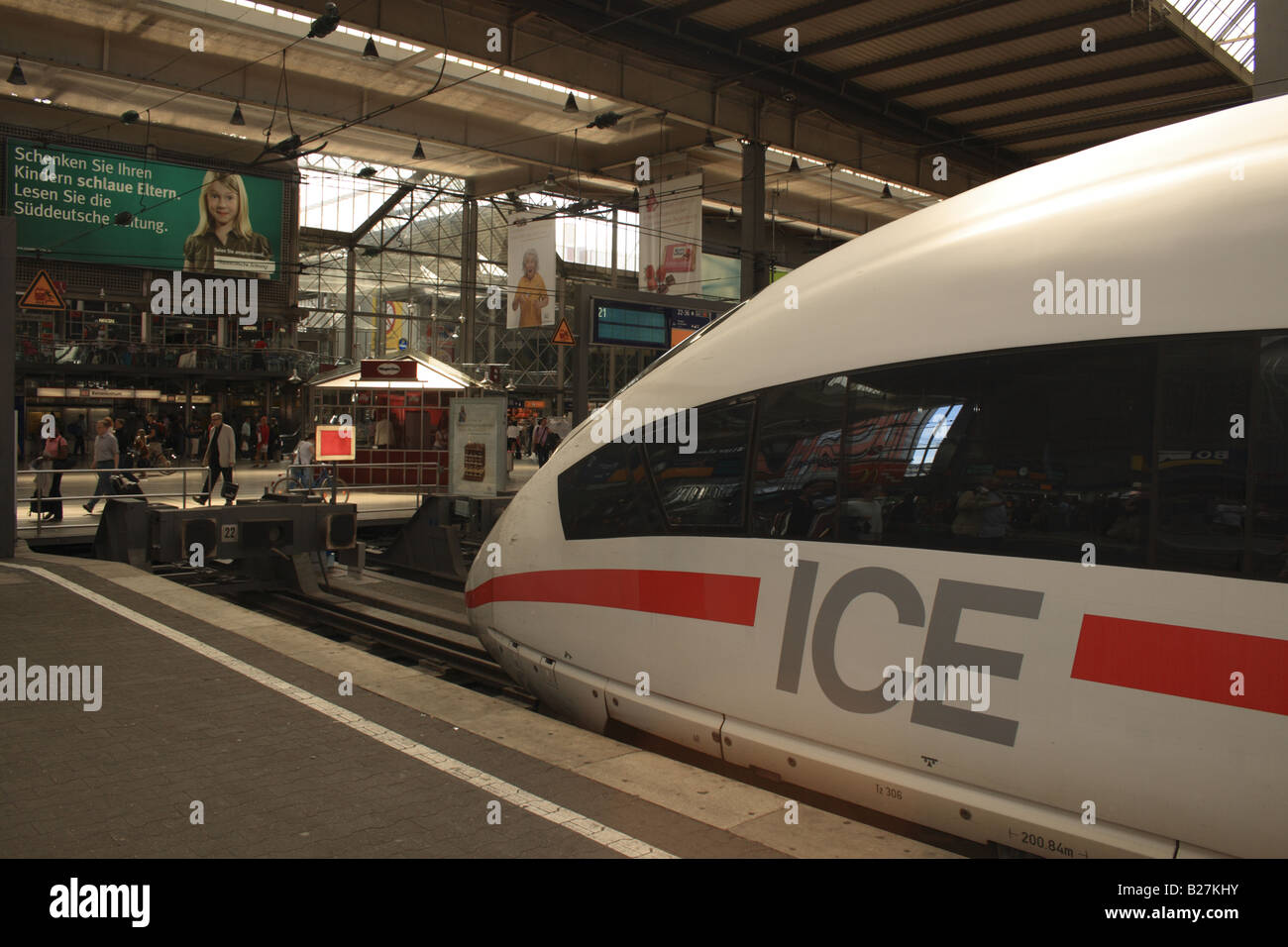 ICE train at platform of central train station Munich, Bavaria, Germany ...